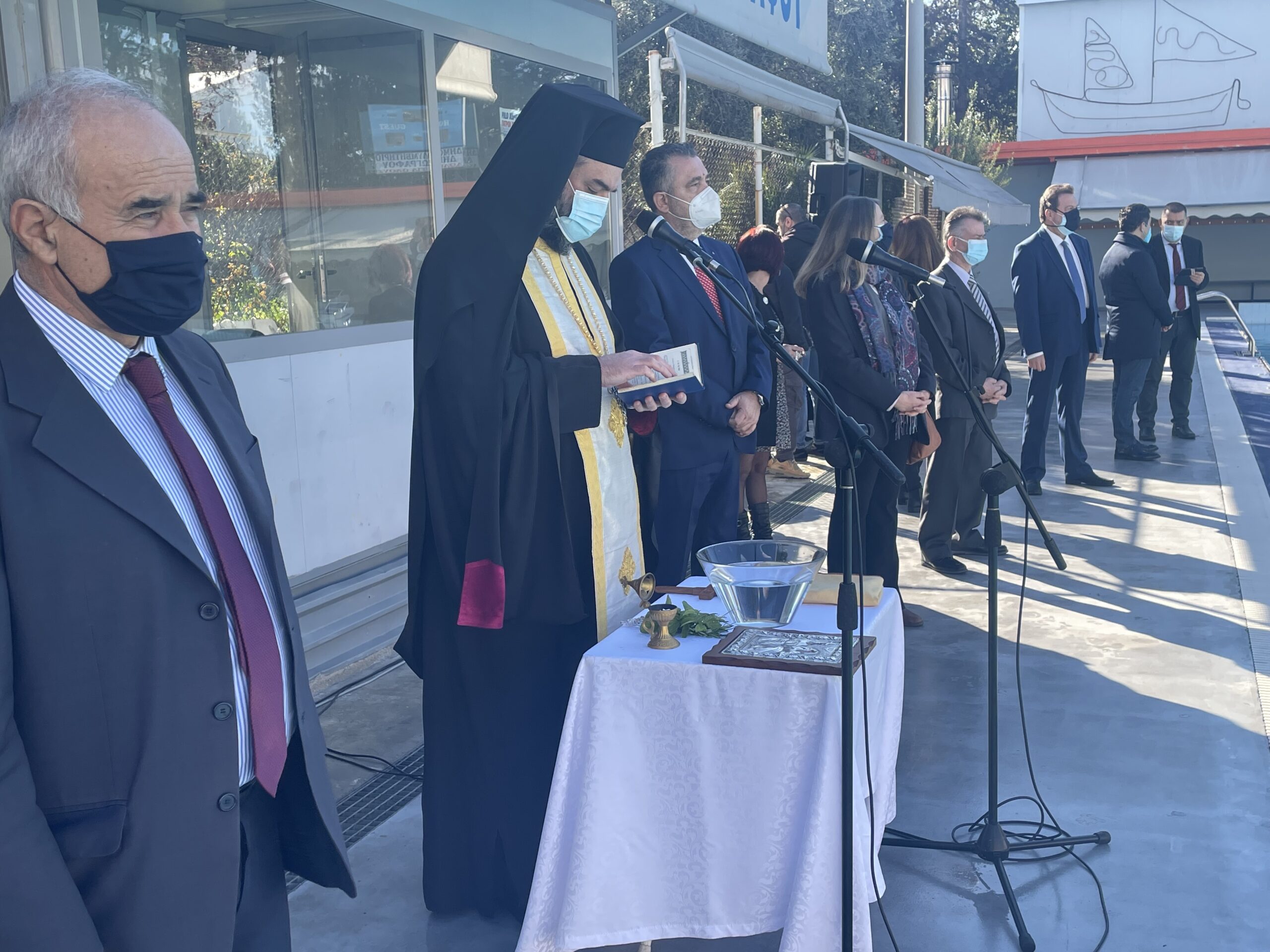 Ο Δήμαρχος Ζωγράφου Βασίλης Θώδας στον Αγιασμό των υδάτων στο Ιλίσιο ...