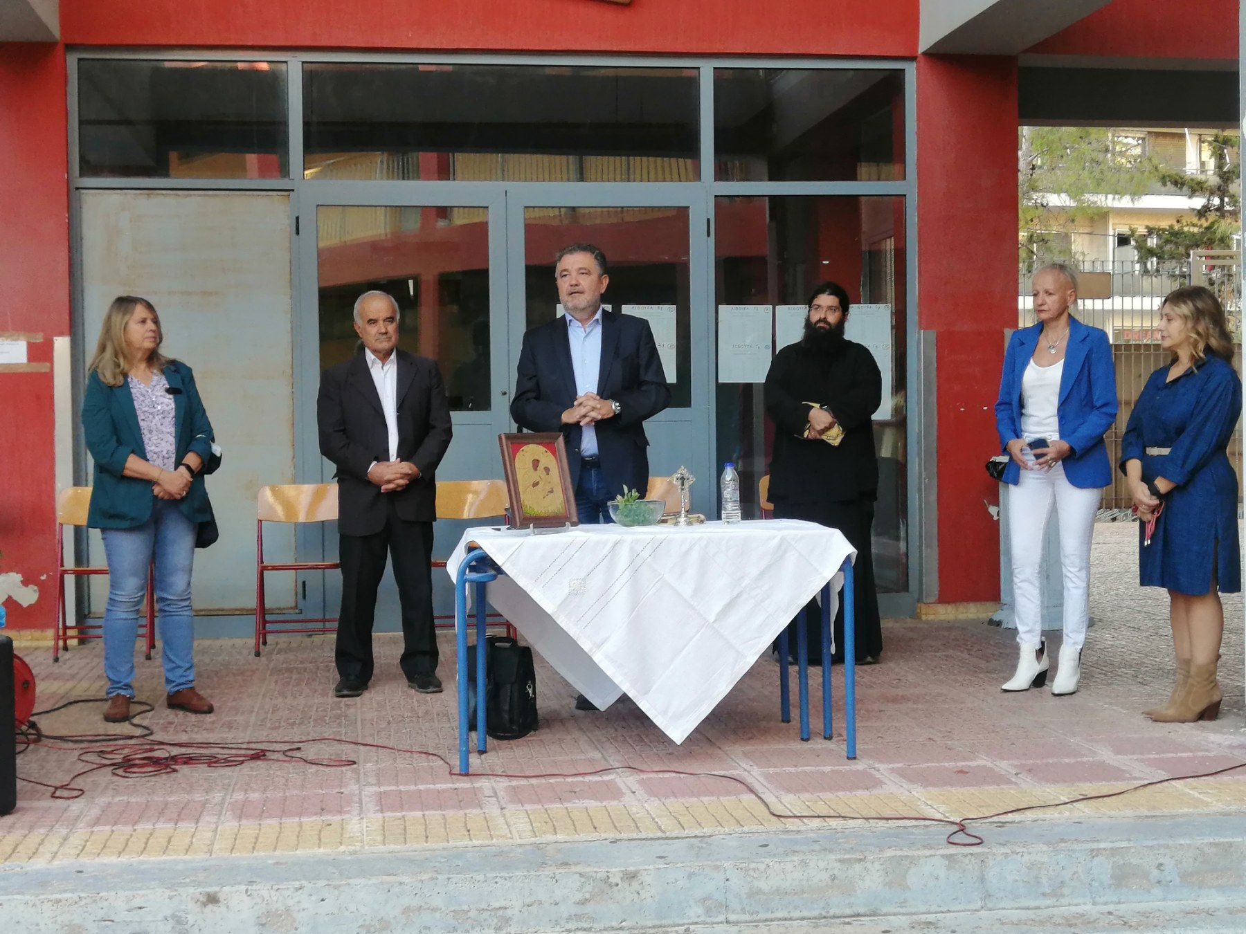 Ο Δήμαρχος Ζωγράφου Βασίλης Θώδας στον Αγιασμό του ΔΙΕΚ Ζωγράφου ...
