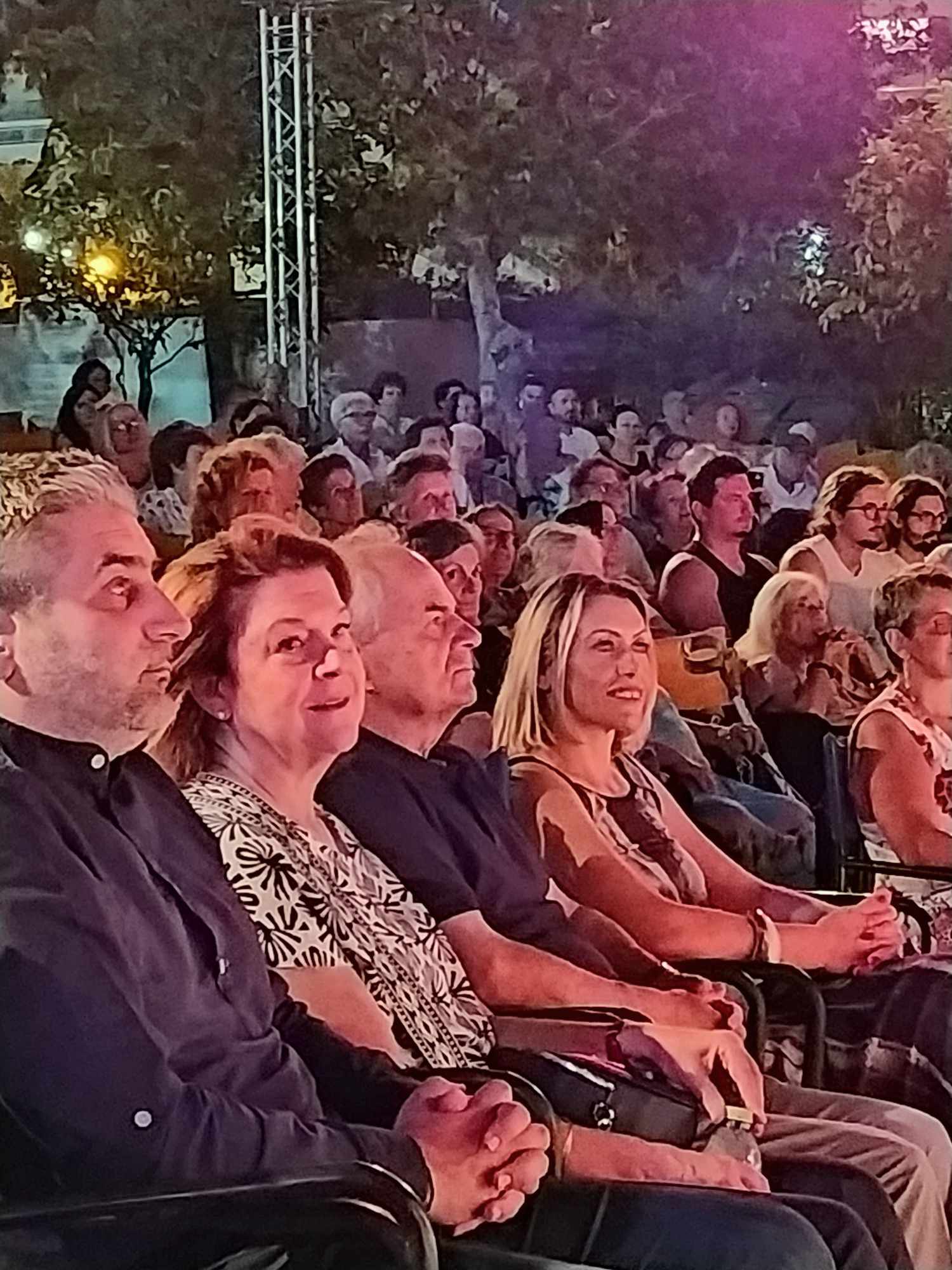 Ένα υπέροχο Σαββατόβραδο μας χάρισε η Μικτή Χορωδία του Συνδέσμου ...