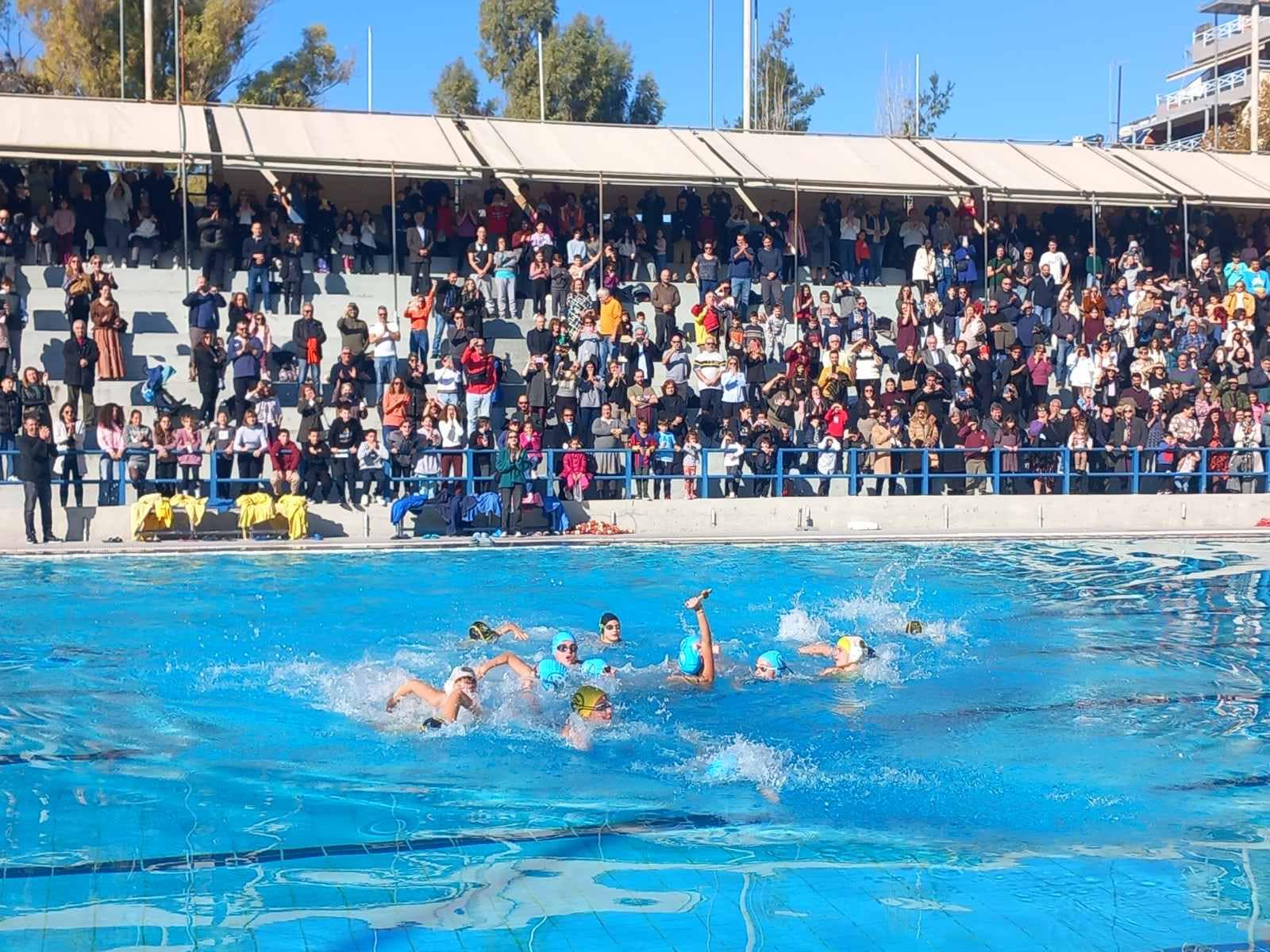 Πραγματοποιήθηκε και φέτος η τελετή Αγιασμού των Υδάτων στο Δημοτικό ...